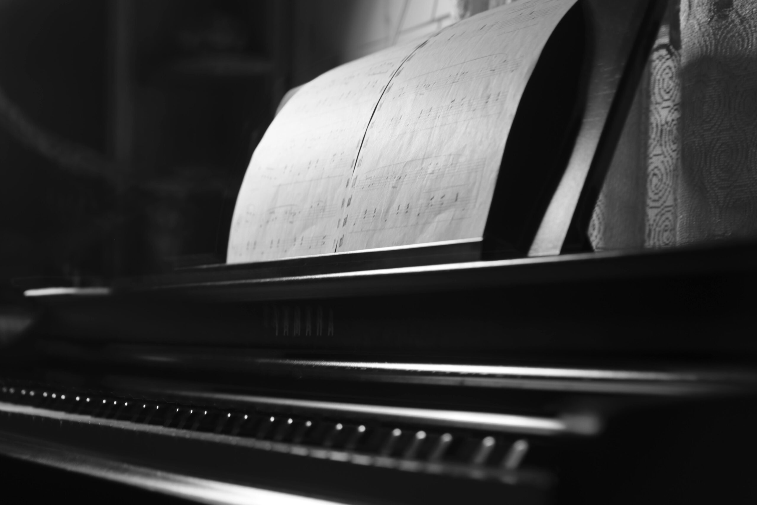 Bbm piano chord: How to play the B flat minor chord on piano?